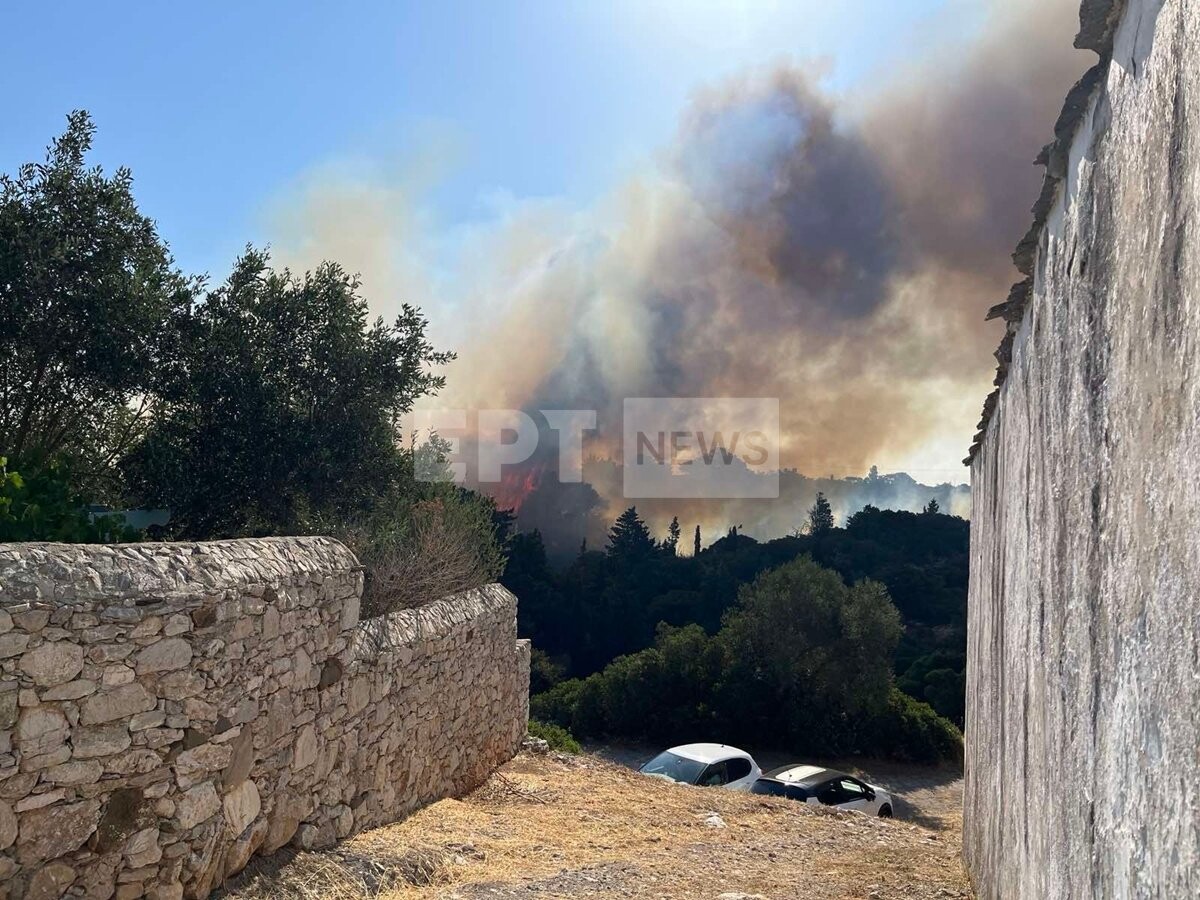 ΦΩΤΙΑ ΤΩΡΑ – ΚΑΙΓΕΤΑΙ ΠΑΣΙΓΝΩΣΤΟ ΝΗΣΙ ΤΗΣ ΕΛΛΑΔΑΣ ΜΑΣ ΠΟΥ ΑΥΤΗ ΤΗΝ ...