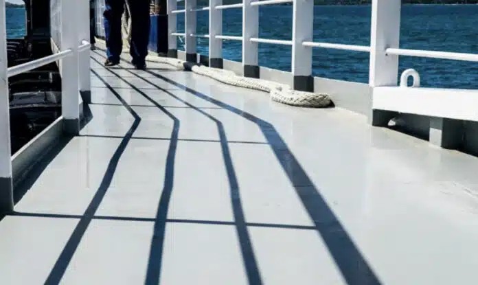ΣΥΝΑΓΕΡΜΟΣ ΤΩΡΑ ΜΕΣΑ ΣΤΗ ΝΥΧΤΑ ΣΕ ΠΛΟΙΟ ΣΤΗΝ ΕΛΛΑΔΑ ΜΕ 131 ΕΠΙΒΑΤΕΣ | i ...